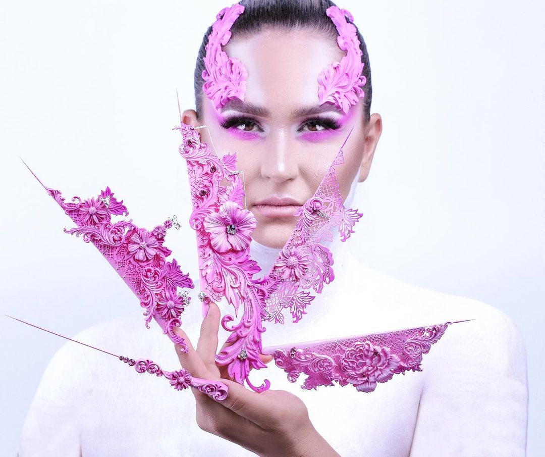 Despre Delia Matei - Delia Matei