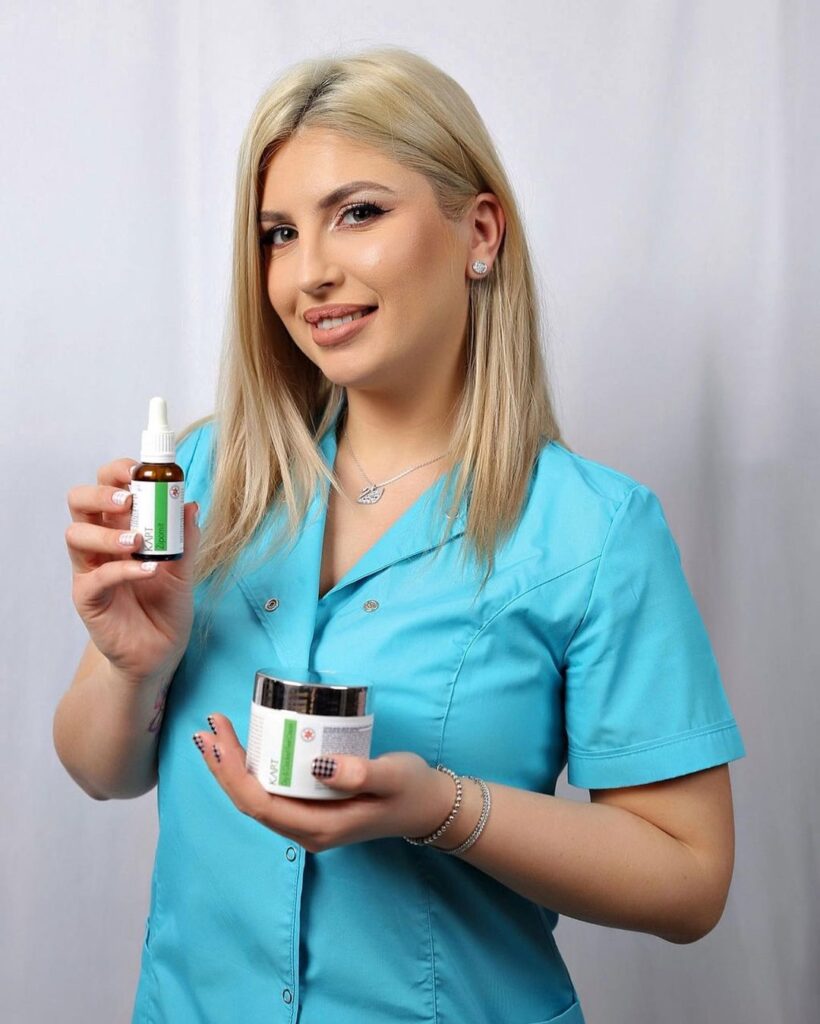 Despre Salonul Delia Matei - Delia Matei